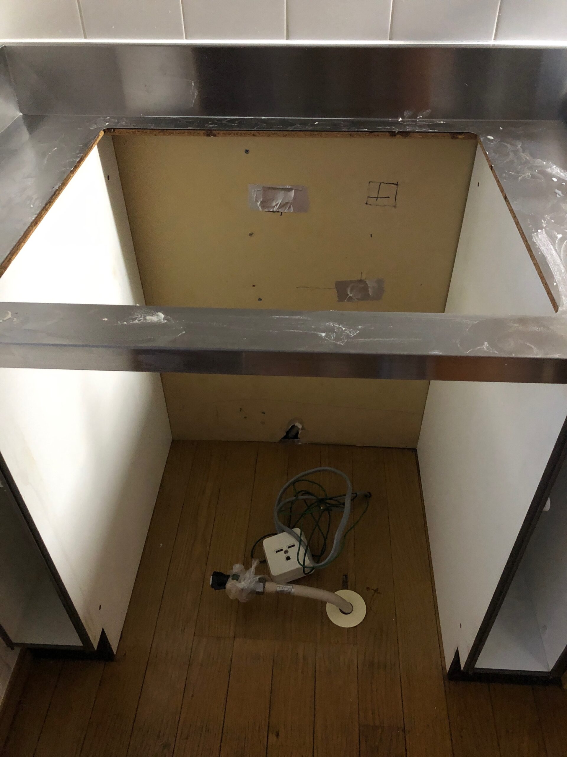 IHクッキングヒーターをDIYで設置してみた | うぐスタ！